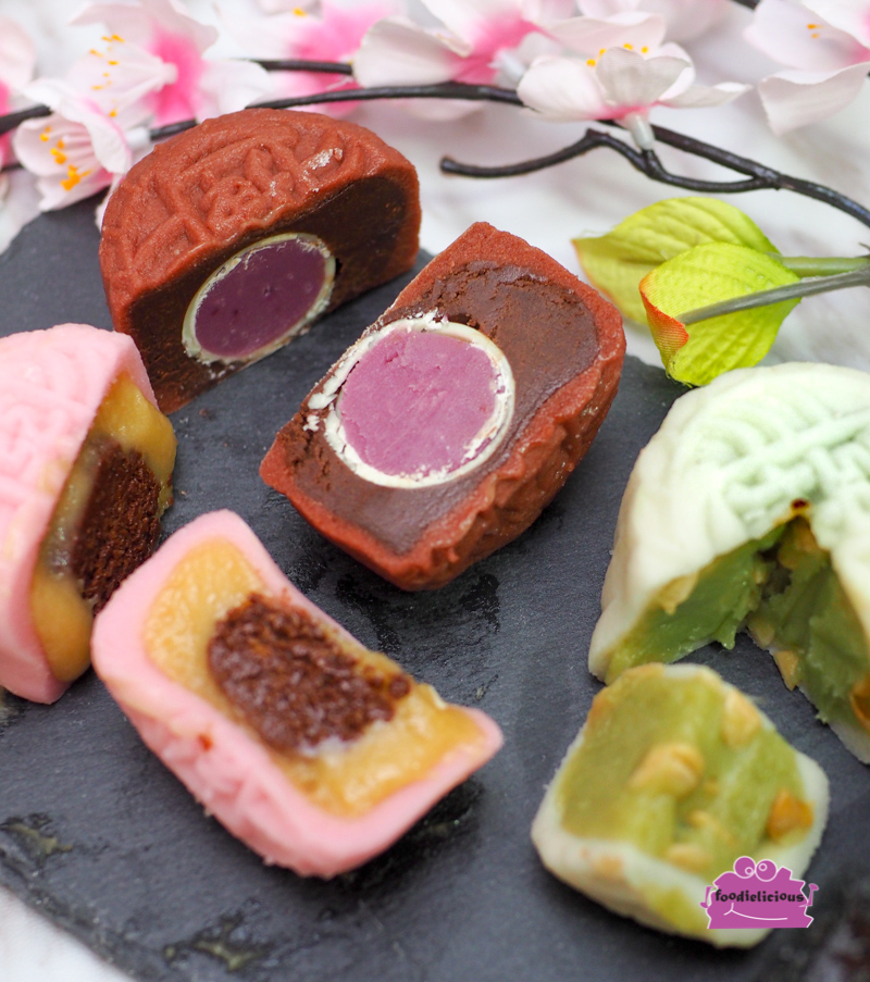 Yakun Kaya Toast Mooncake (Blog)-8 – oo-foodielicious