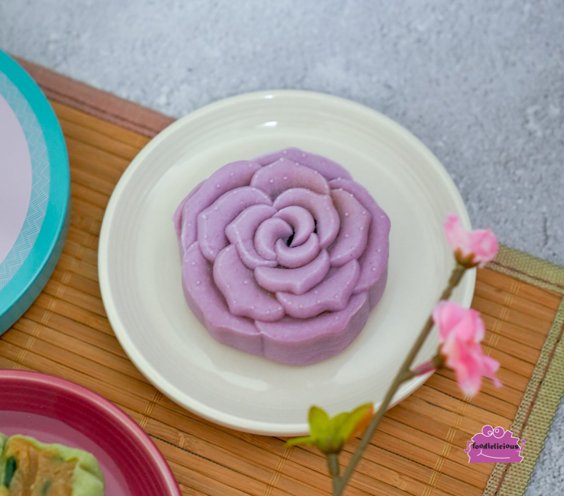InterContinental Hotel Snowskin Mooncakes (Review)-7 – oo-foodielicious