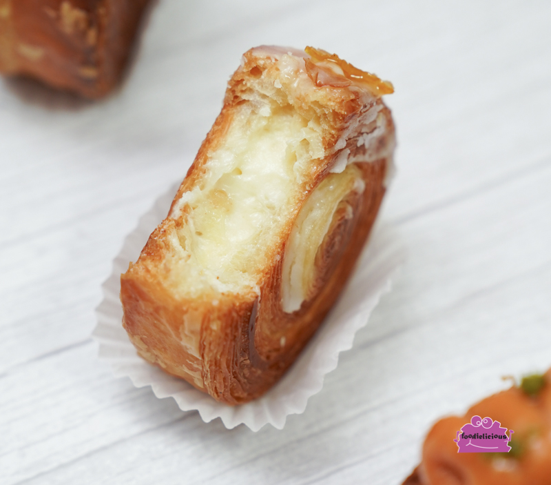 BreadTalk Circular Croissant Croof (Review)-6 – oo-foodielicious