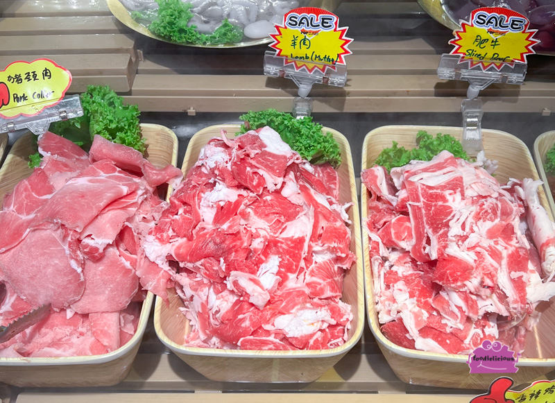 Chong Qing Steamboat & BBQ Buffet in Bugis with lots of Seafood and ...