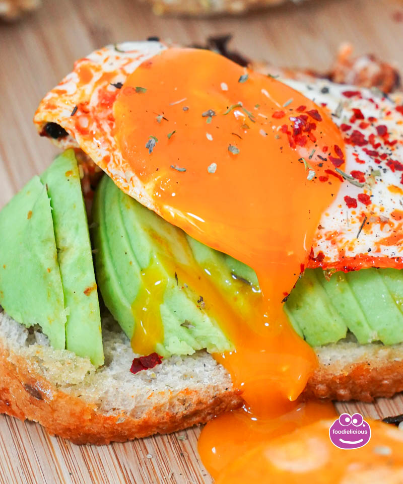 Chilli Oil Sesame Fried Egg on Avocado Toast Recipe – oo-foodielicious