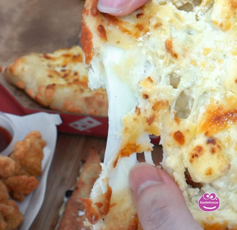 Domino’s World Cheese Pizza and Blueberry Pizza Fold – oo-foodielicious