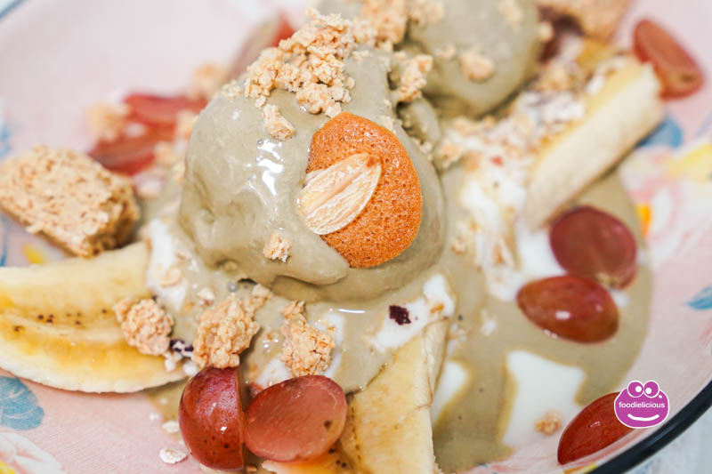 Homemade Banana Split with Hojicha Gelato – oo-foodielicious